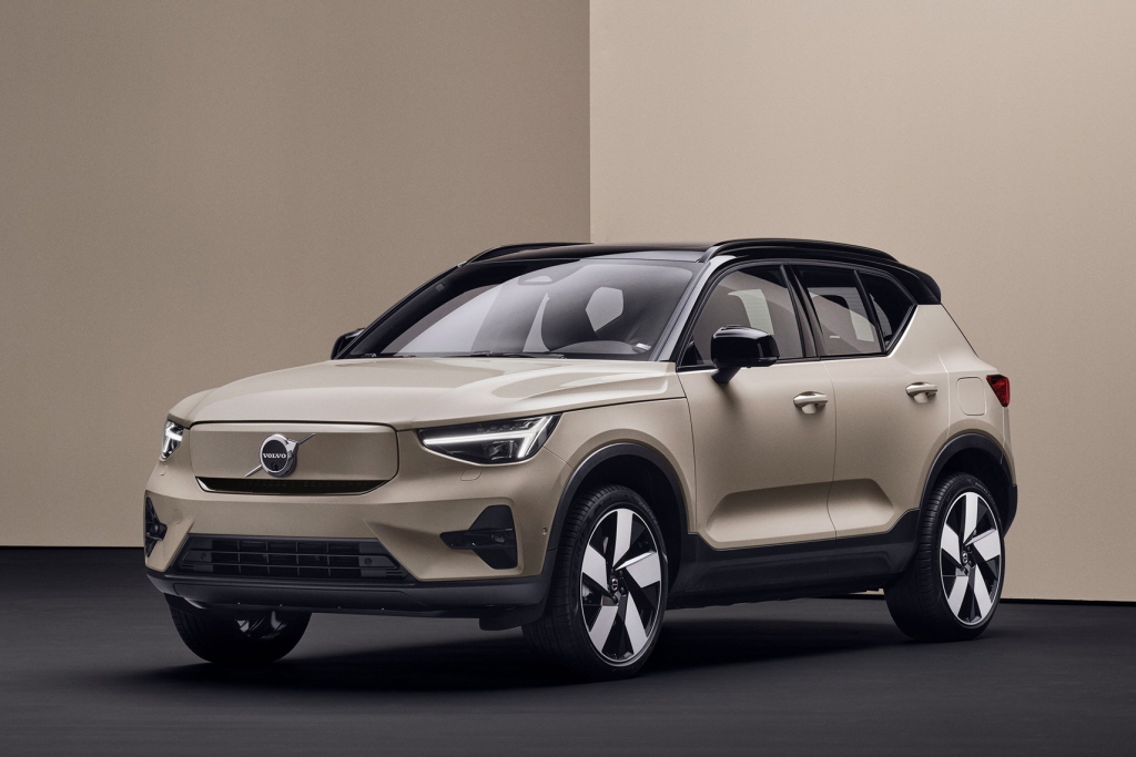 볼보 EX40 깜짝 출시, 가격 6674만원..주행거리 434km